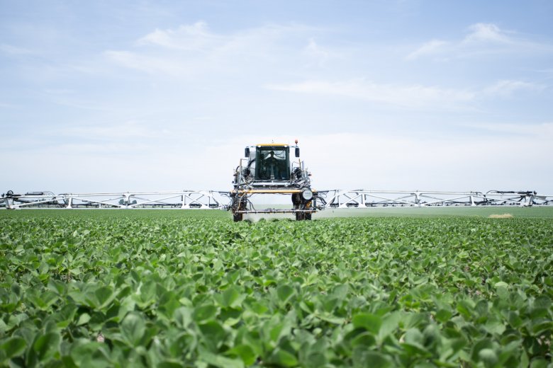Proper adjuvant use boosts herbicide effectiveness | Successful Farming