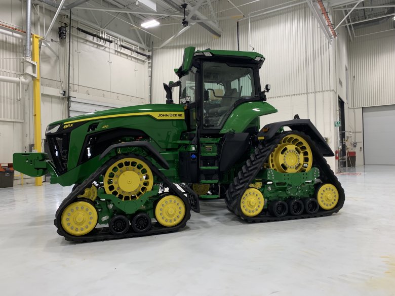 A Walk Around the New John Deere 8RX Tractor | Successful Farming