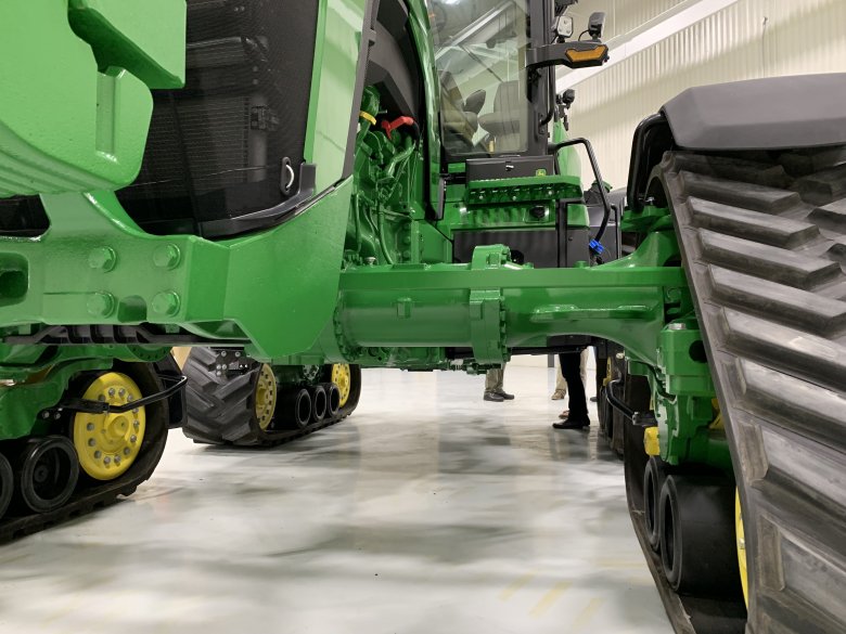 A Walk Around the New John Deere 8RX Tractor | Successful Farming