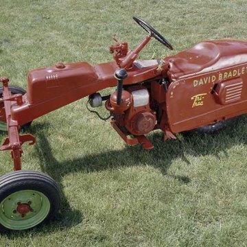Lawn and garden tractors