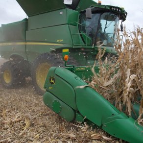 Miniature Combine Saves Small Grain Farmers Time, Money | Successful ...