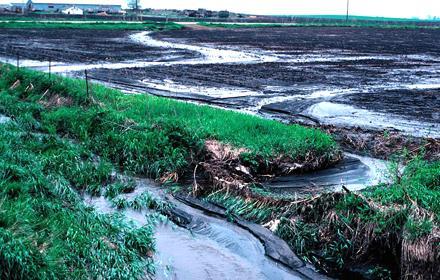 Fertilizer runoff threatens Midwest water