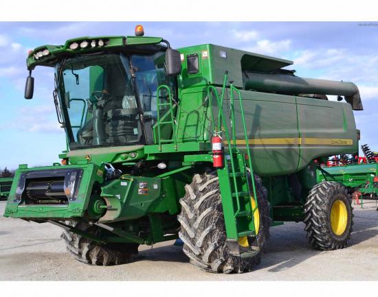 Steel Deals: Wild Prices for Combines at Auction | Successful Farming